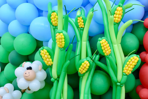 23,000 Balloons: One Amazing Tribute to Iowa Farmers!